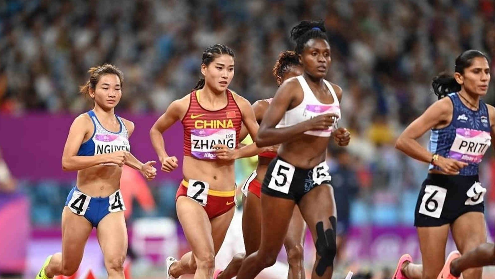 甘肃姑娘亮相亚运田径赛场 3000米障碍赛有点“秀”凤凰网甘肃_凤凰网