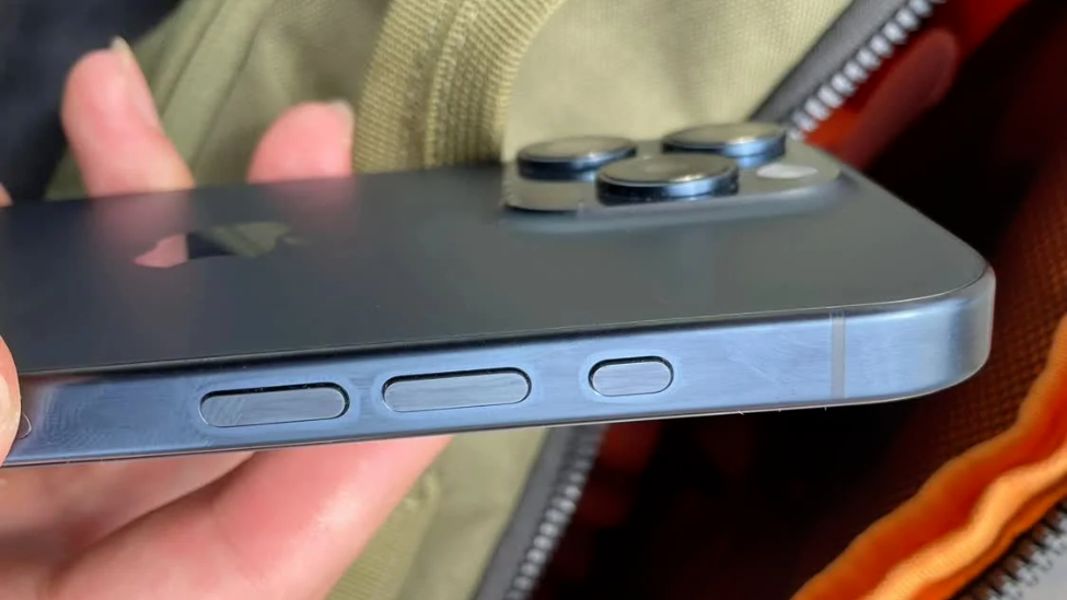 iPhone 15 Pro迎来超快破发，苹果栽倒在颜色上？_凤凰网