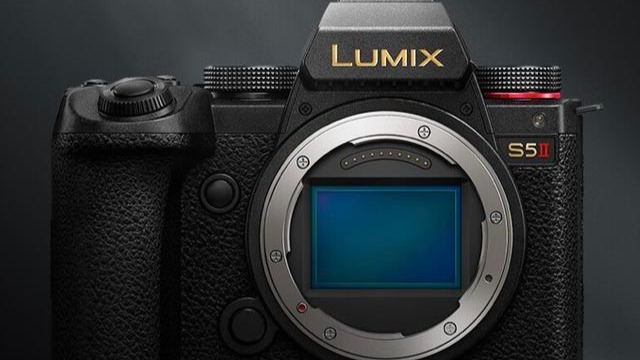 纪念厦门工厂成立30周年，松下推出LUMIX S5M2相机黑金限量版_凤凰网
