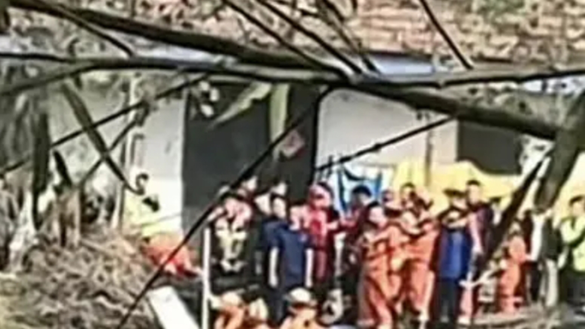 河南商丘11岁女孩送继母女儿上学后投河身亡,生父发声:继母把女孩当亲生对待,没有殴打虐待孩子凤凰网资讯凤凰网