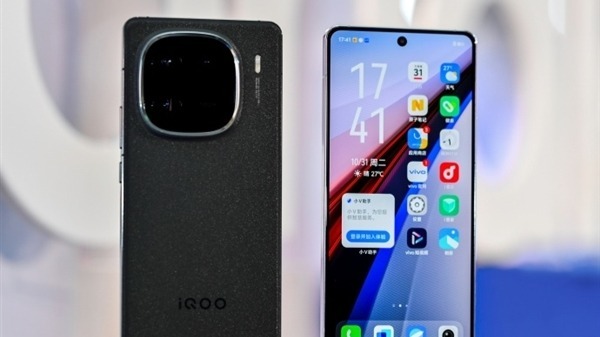 iQOO 12首次真机实拍：手版设计费用达500万_凤凰网