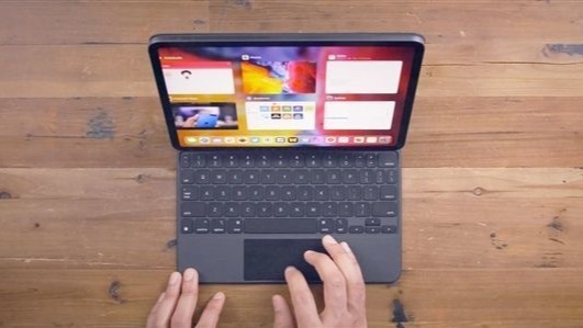 曝mini LED屏iPad 2024年停产：苹果iPad将迈入OLED时代_凤凰网