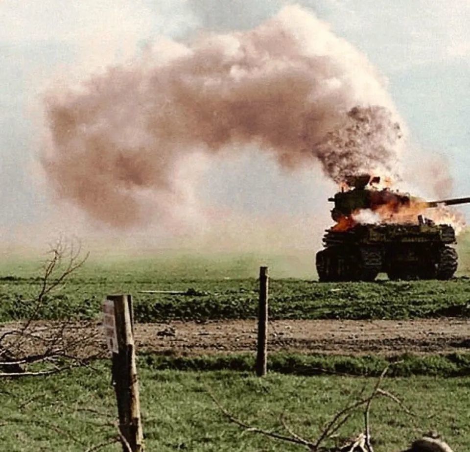 曾与“虎”式硬刚的美军“谢尔曼”坦克加几号汽油？_凤凰网
