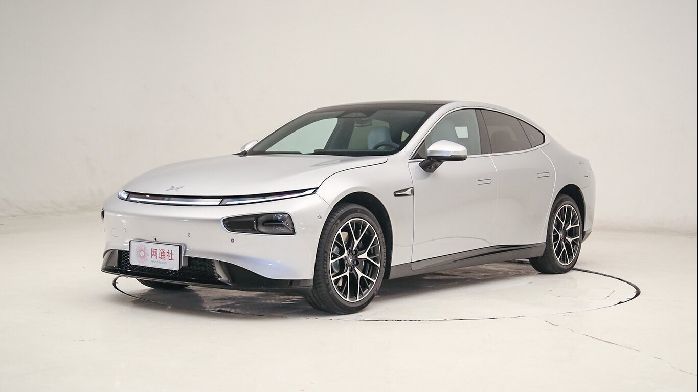 小鹏P7i 550版车型正式上市 售价22.39万起_凤凰网