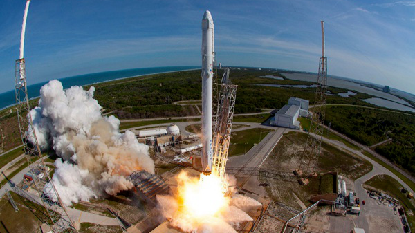 SpaceX发布新一代Starlink终端 结构优化视野提升网络增强_凤凰网