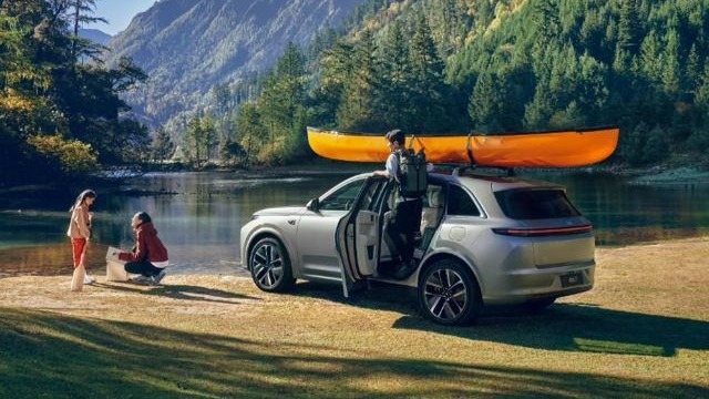 理想无人代客泊车视频曝光，AD Max 3.0也能会车倒车让行_凤凰网