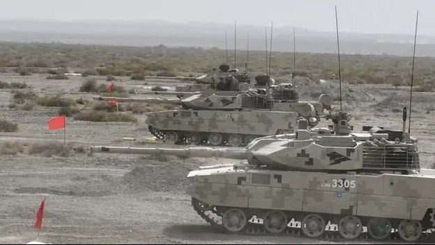 比99A轻20吨，看国产15式坦克如何定义“轻型坦克”？_凤凰网