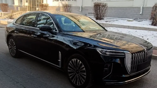 正面硬刚BBA！新款红旗H9曝光：新增1.8T、2.5T发动机_凤凰网