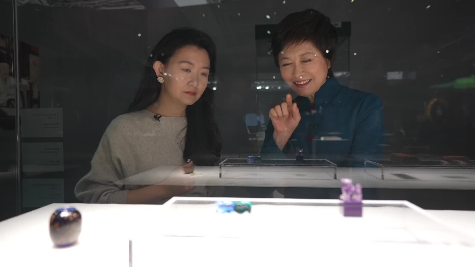 它是妳童年的回忆吗?用羊骨做的神奇玩具,敬一丹:我第一次见到用玻璃做的凤凰网视频凤凰网