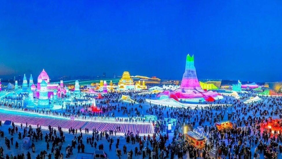 哈尔滨爆火：“讨好型”旅游真的好吗？_凤凰网