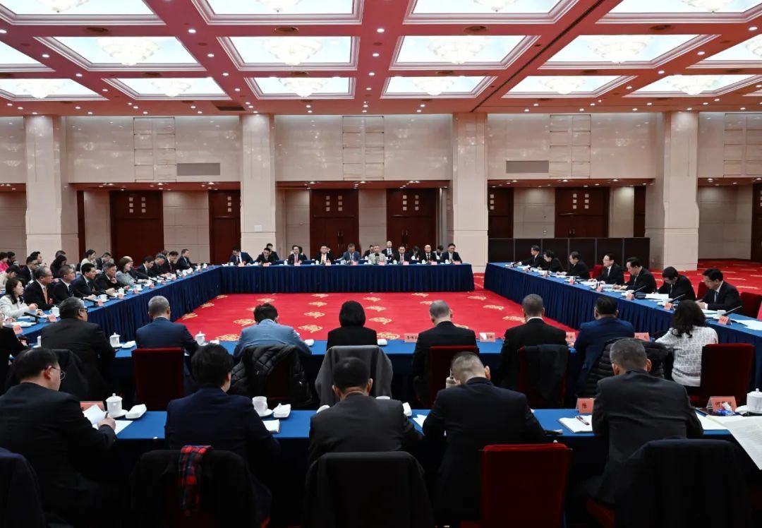 易炼红与省政协港澳华侨委员、列席省两会的港澳台侨代表人士座谈凤凰网浙江_凤凰网