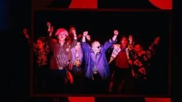 刘令飞、五条人与开心麻花，一起《致新年快乐》_凤凰网