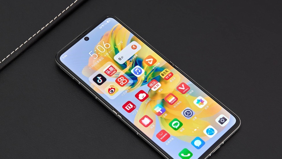 华为新款Pocket折叠屏手机曝光：搭载麒麟9000S 5G芯片+4520mAh电池_凤凰网