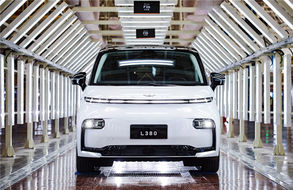 续航650km！吉利首款纯电MPV“翼真L380”动力曝光_凤凰网