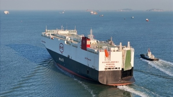 比亚迪首艘汽车滚装运输船已进入欧洲北海 即将到达目的港_凤凰网