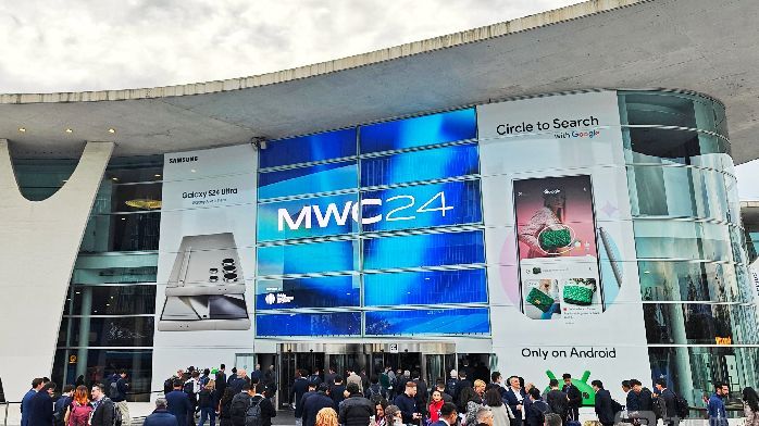 MWC 2024开展首日：中国厂商卷向海外，AI终端大集合，5G-A进入商用元年_凤凰网