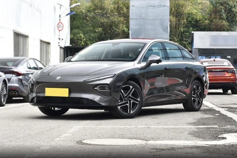 荣威D7 EV闪耀登场，续航高达610km引领新能源市场新潮流凤凰网河南_凤凰网