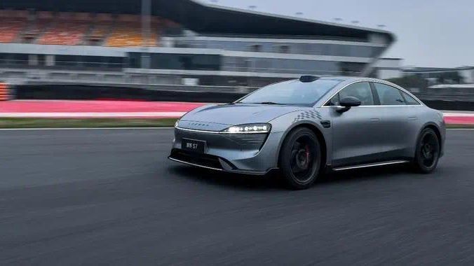 智界S7将推出Pura70同款配色，“双7组合”热销实力爆棚_凤凰网