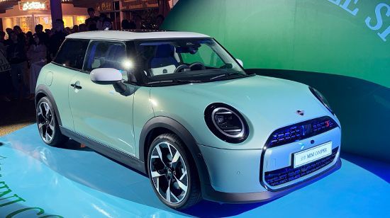 搭载2.0T发动机 全新MINI燃油版车型亮相_凤凰网