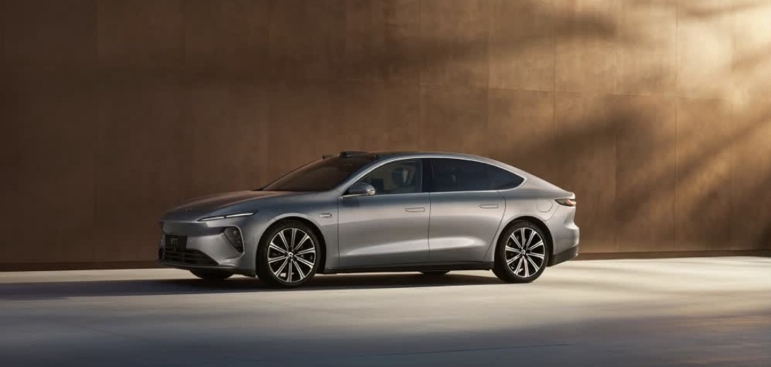 蔚来2024款ET7行政版亮相2024北京车展，售42.8万元起_凤凰网