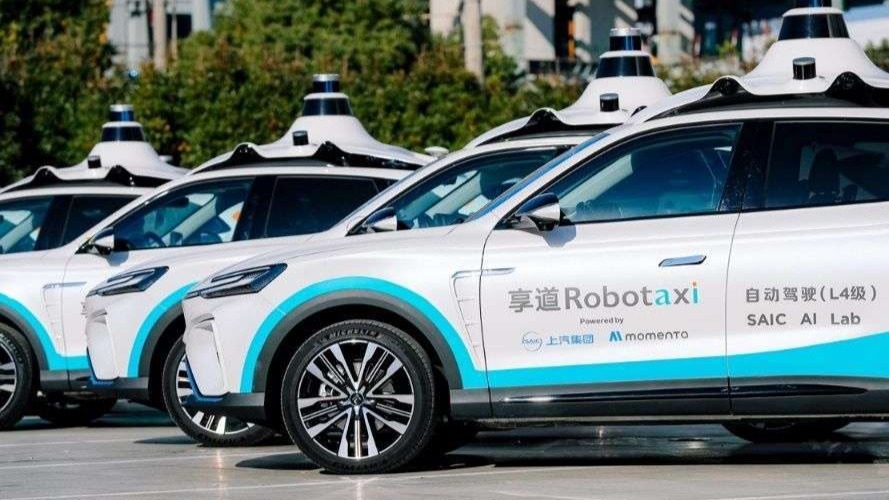 Robotaxi大消息不断，无人驾驶商业化“柳暗花明”？_凤凰网
