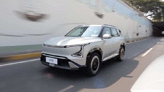 起亚EV5用18万做到720公里续航，这是电池原因，还是技术原因？_凤凰网