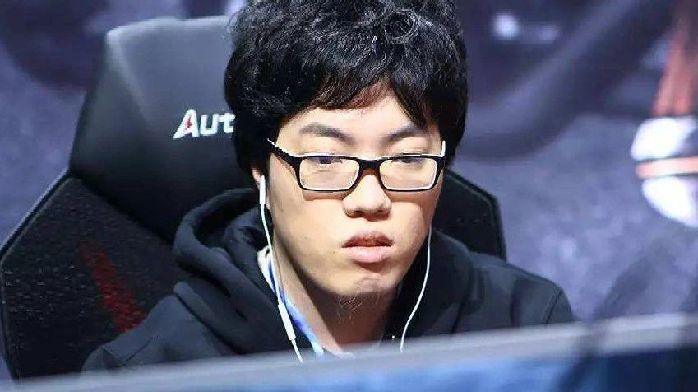 对话WCG世界冠军蛋总：从魔兽之巅，看下山的RTS电竞_凤凰网