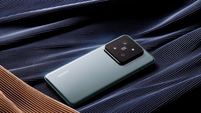 消息称小米15 Pro工程机配骁龙8 Gen4+2K微曲屏_凤凰网