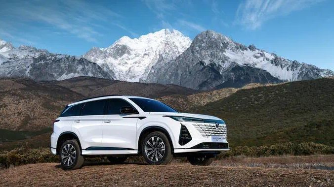 买谁才更值？第三代CS75PLUS冠军版、星越L、锋兰达配置全对比_凤凰网