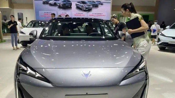 重庆车展丨阿尔法S5化身汽车影院，阿尔法T5配800V快充_凤凰网