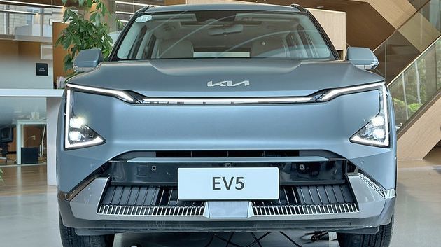 起亚EV5 720长续航版 想买电车的朋友闭眼入_凤凰网