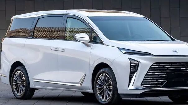 别克新GL8实拍曝光！外观大变-换世纪同款前脸，配置满意吗？_凤凰网