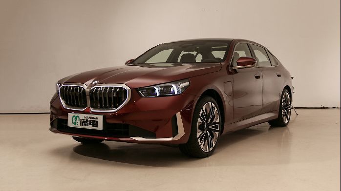 BMW i5获中国绿色汽车评价规程 (C-GCAP)全五星_凤凰网