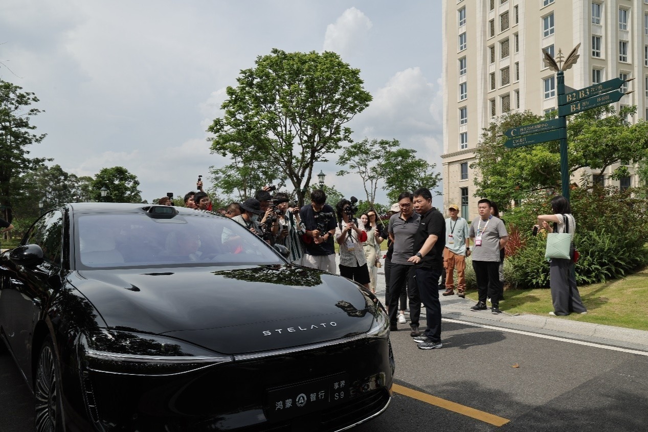 微博CEO首曝享界S9乘坐体验，豪华舒适坐乘完胜BBA“78S”？_凤凰网