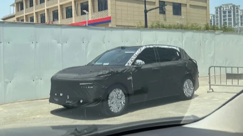 800V技术上车！极氪CX1E伪装车曝光：2024年年内首发_凤凰网