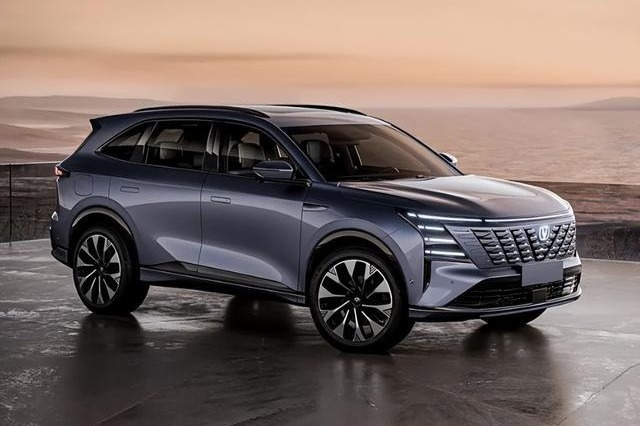 哈弗H6还咋卖？8AT+电子怀挡，中控台全是屏，内饰不输理想、蔚来_凤凰网