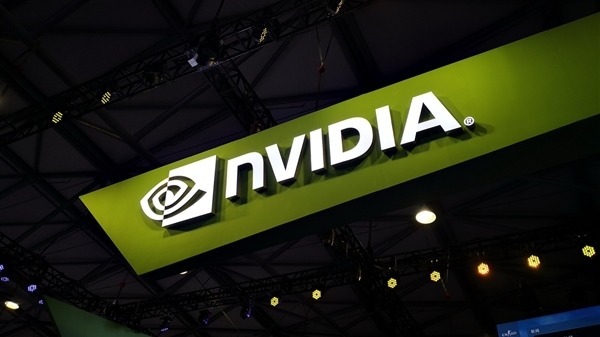 NVIDIA2025年市值升至10万亿美元！分析师放出大胆预言_凤凰网
