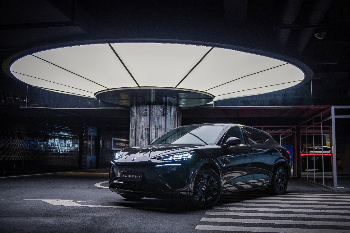 2024成都车展：腾势N7 702智驾Pro猎影版引领新能源汽车新风尚_凤凰网