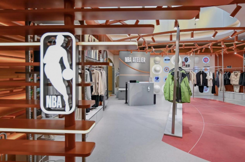 NBA ATELIER首秀亮相三里屯太古里——限时快闪店盛大启幕，引领运动美学新风潮！_凤凰网