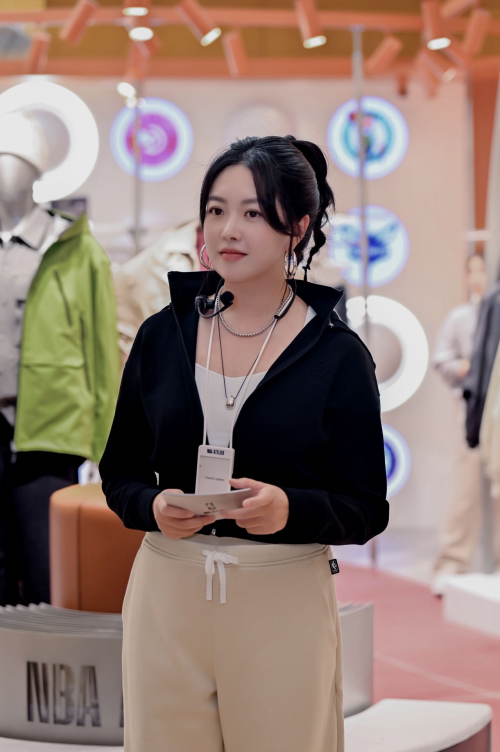 NBA ATELIER首秀亮相三里屯太古里——限时快闪店盛大启幕，引领运动美学新风潮！_凤凰网