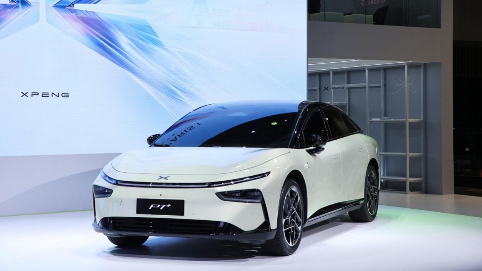 小鹏P7+巴黎车展开启预售：首款AI汽车，20.98万元起_凤凰网