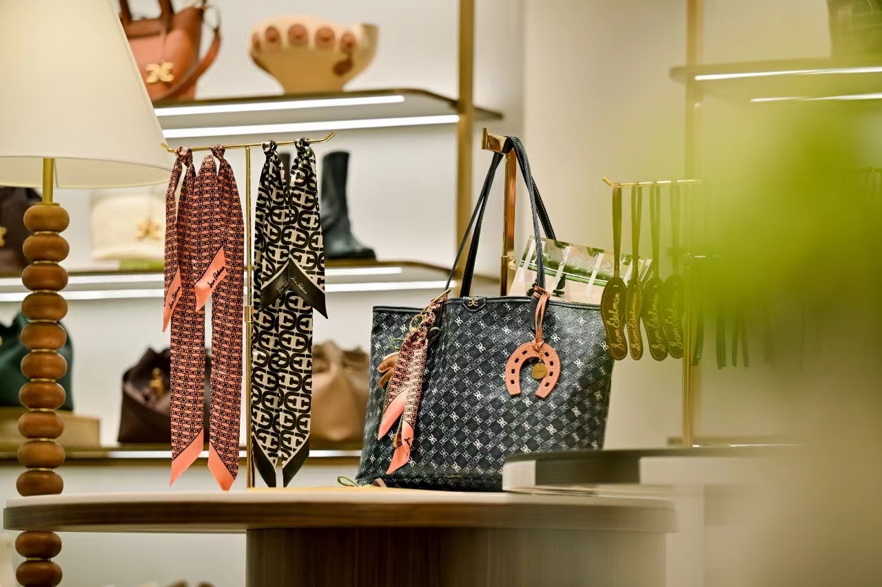 Sam Edelman20周年特别活动空降上海——全球首家新形象店揭幕，探索不费力时髦_凤凰网