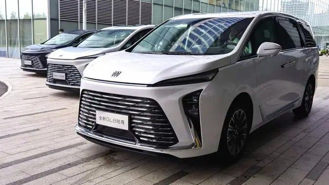 更亲民的别克GL8来了！全新GL8陆尊上市，26.99万起售，能好卖？_凤凰网