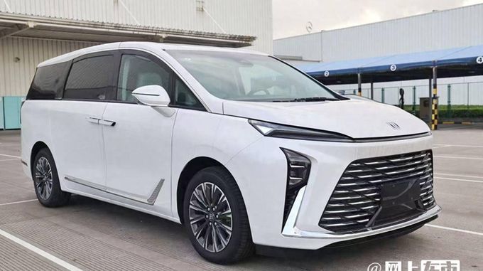 别克新GL8陆尊3天后上市！多项配置变化，售价曝光_凤凰网