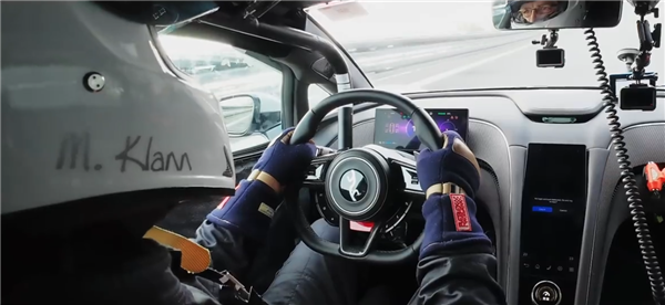 391.94km/h！比亚迪仰望U9刷新中国汽车极速纪录_凤凰网科技_凤凰网