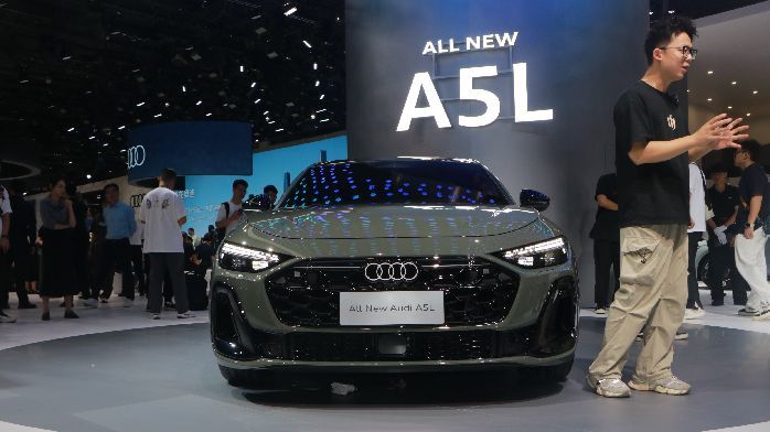 一汽奥迪全新A5L发布 颜值/智能体验大幅提升_凤凰网