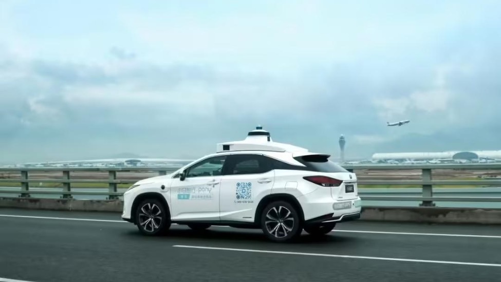 北汽蓝谷：与小马智行达成L4无人驾驶车型开发合作，计划在明年推出首批极狐阿尔法T5 Robotaxi_凤凰网