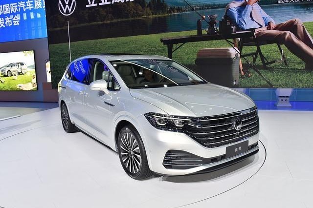大众开窍了！5.3米大车全系2.0T油耗7L多，官方价还不到20万_凤凰网