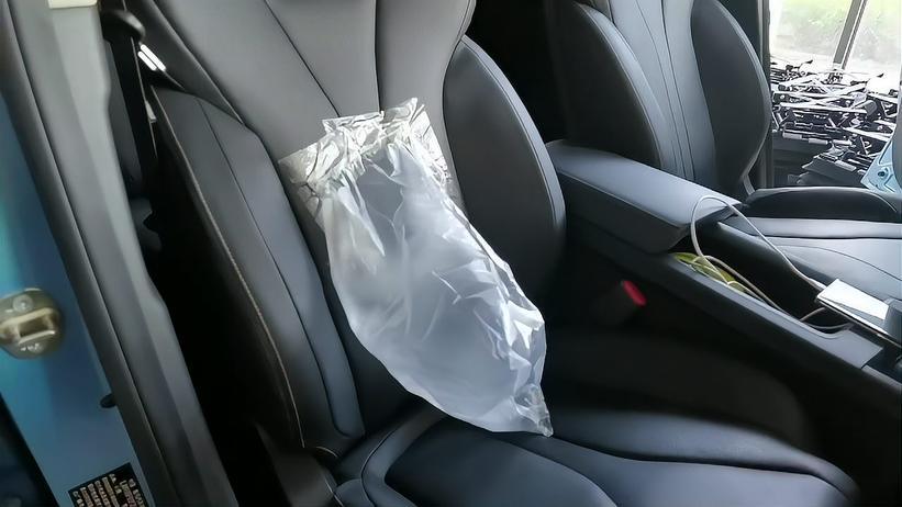 星纪元ET车机芯片升级：8155换8295，4999元值不值？_凤凰网视频_凤凰网