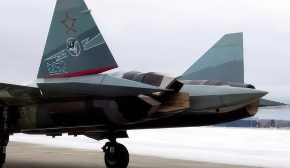 苏-57换装AL-51F发动机，二元矢量尾喷管首次曝光_凤凰网